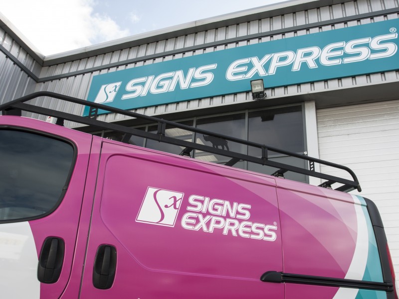 Sings Express Franchise Resale in Buckinghamshire